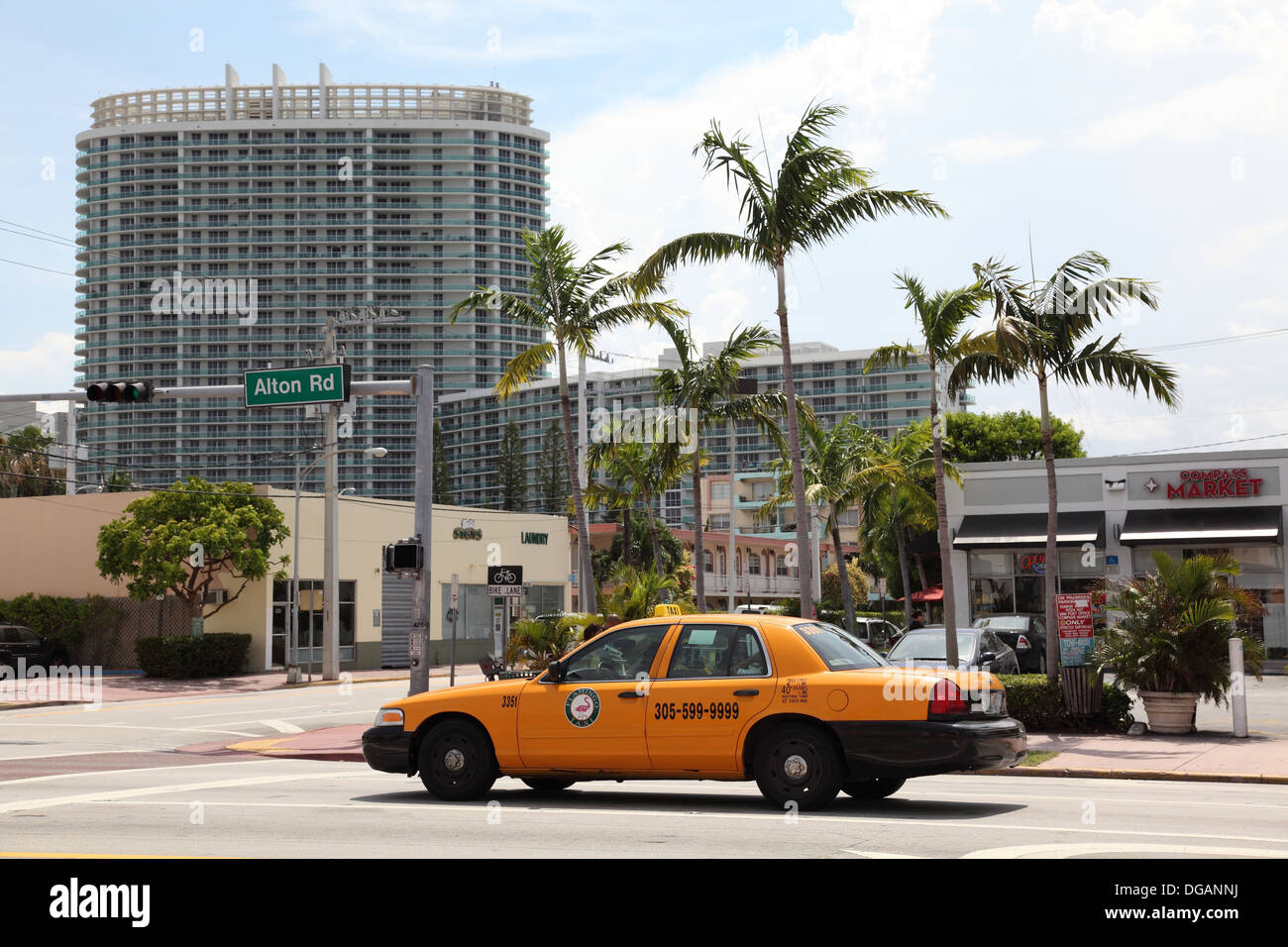 Taxi in miami beach hi-res stock photography and images - Alamy