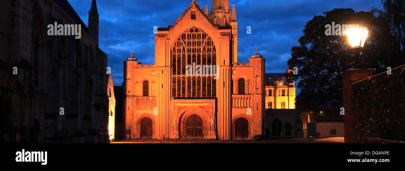 Norwich cathedral night hi-res stock photography and images - Alamy