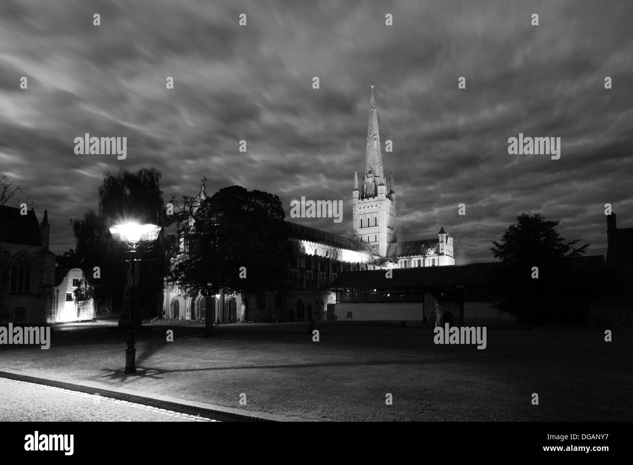 Norman cathedral norwich Black and White Stock Photos & Images - Alamy