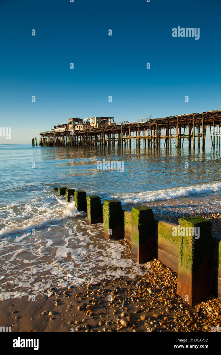 Hastings pier dangerous structure hi-res stock photography and images ...