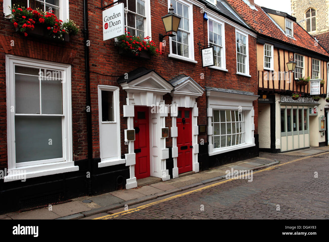 Tudor period Architecture and shops, narrow cobbled street, the Lanes ...