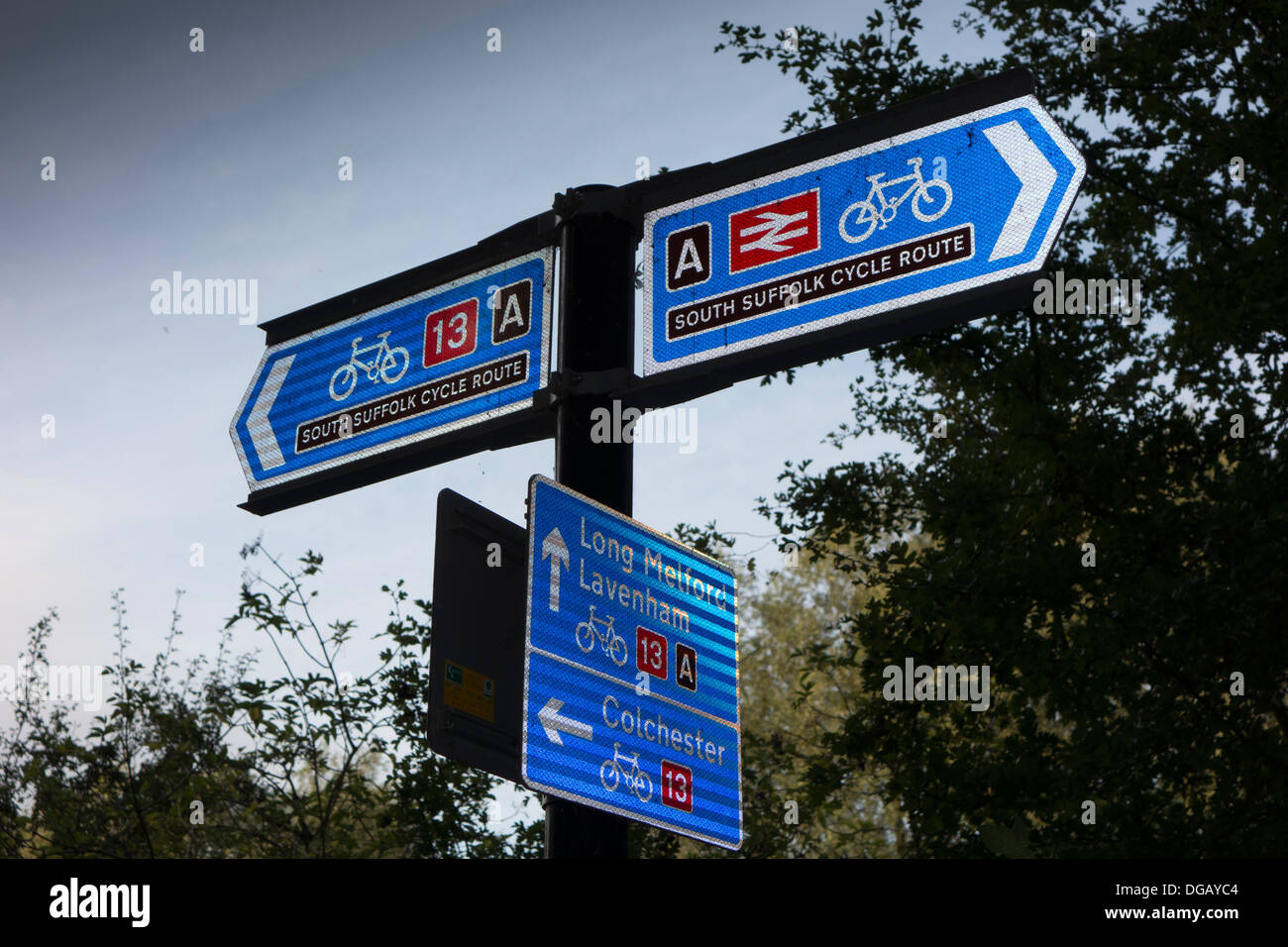 Cycle route directions sign hi-res stock photography and images - Alamy