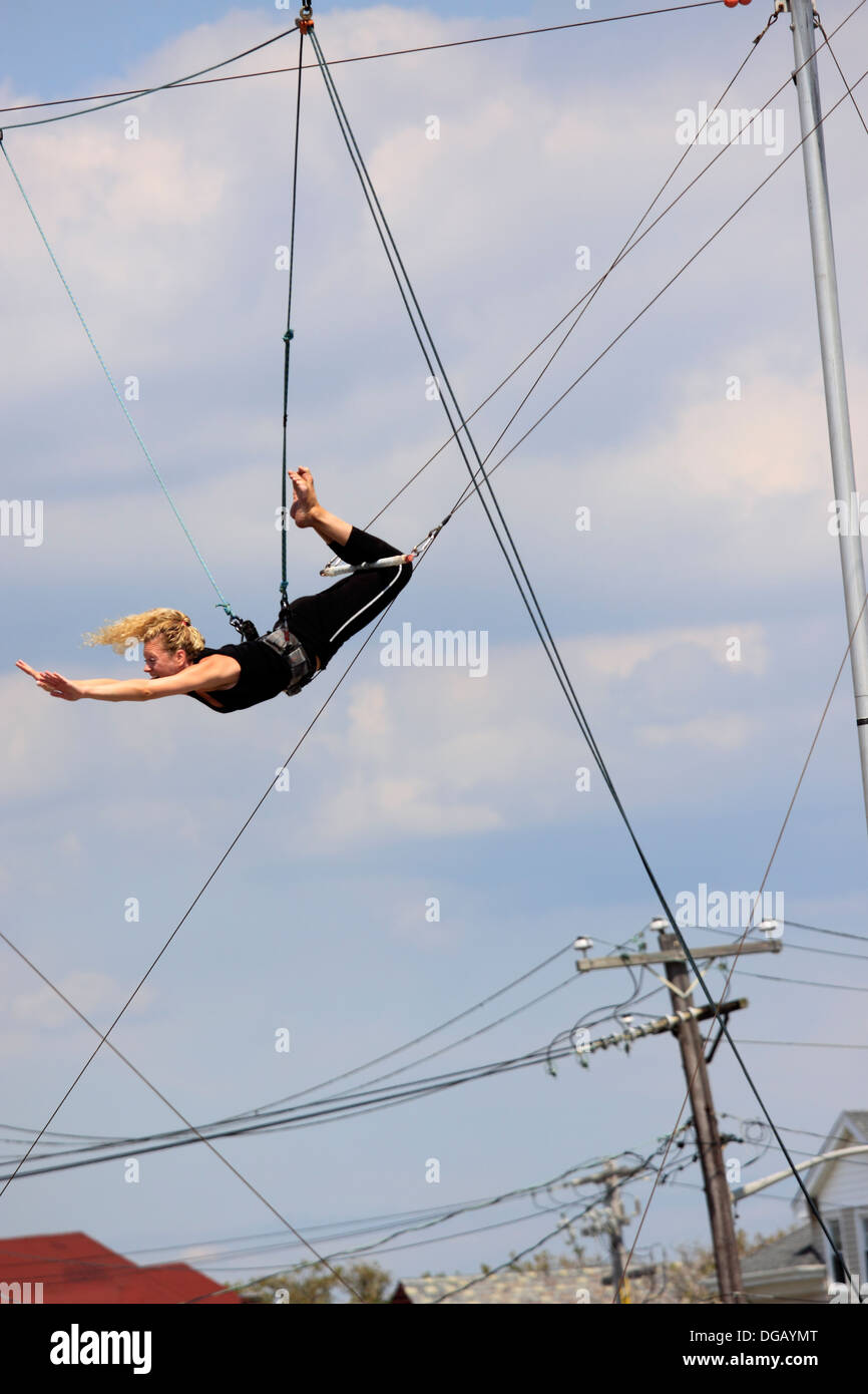 Trapeze hi-res stock photography and images - Alamy
