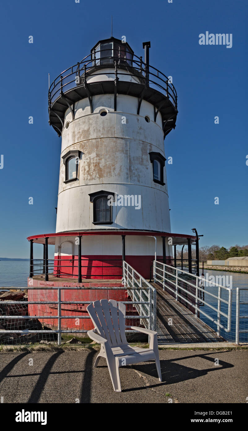 Tarrytown Lighthouse also know as the Sleepy Hollow Light and Kingsland ...