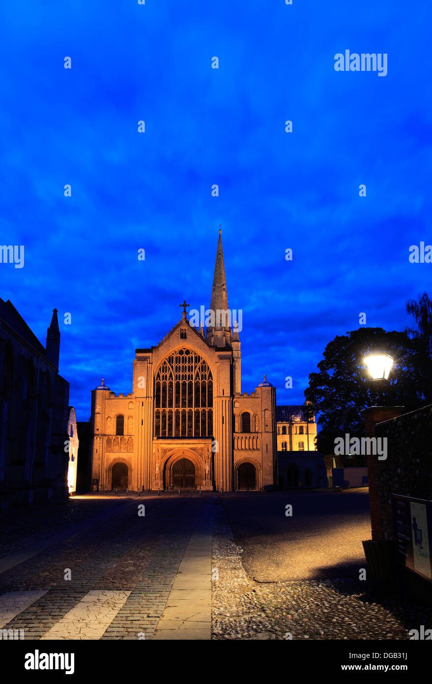 Norwich cathedral night hi-res stock photography and images - Alamy