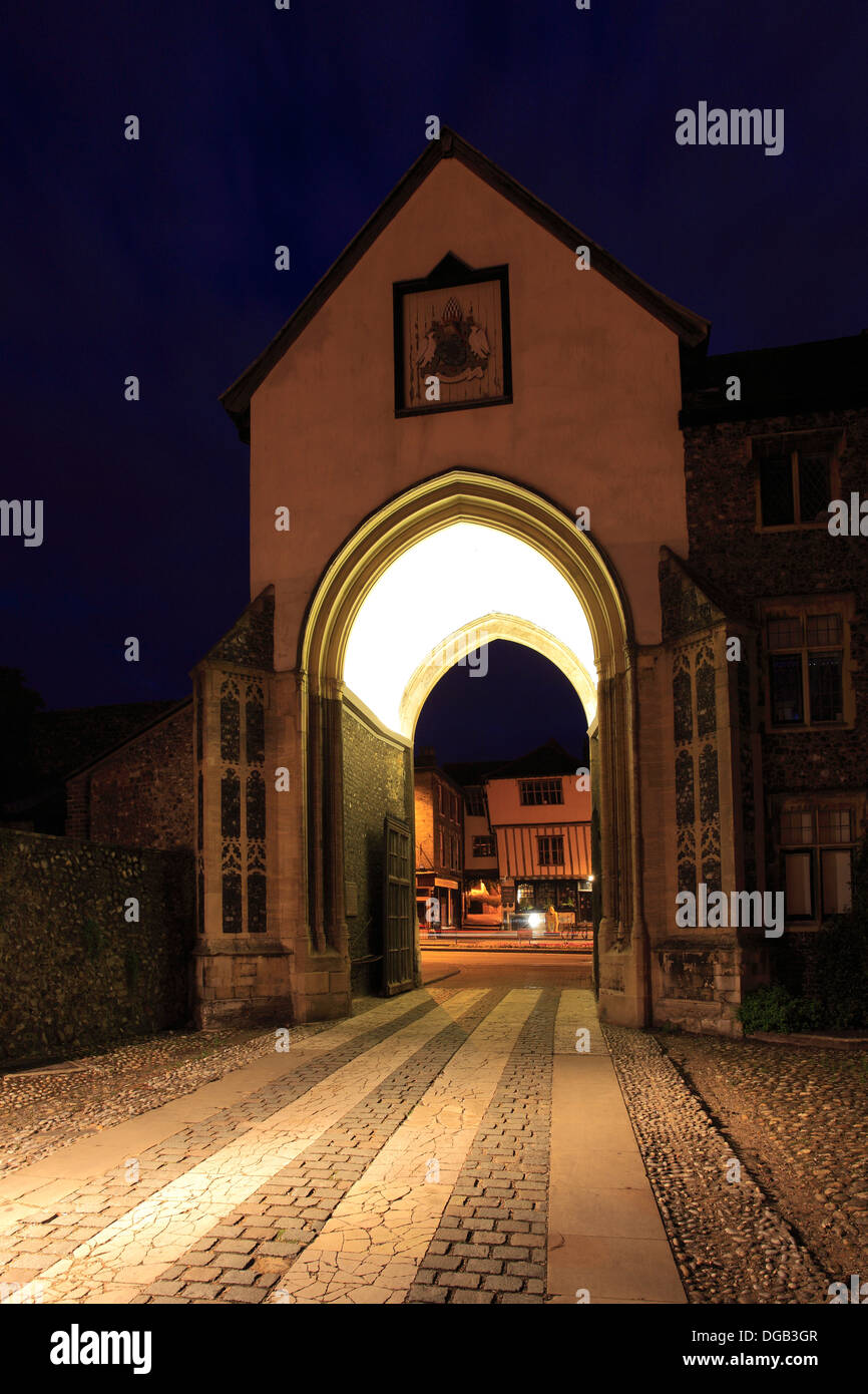 Norwich gates hi-res stock photography and images - Alamy