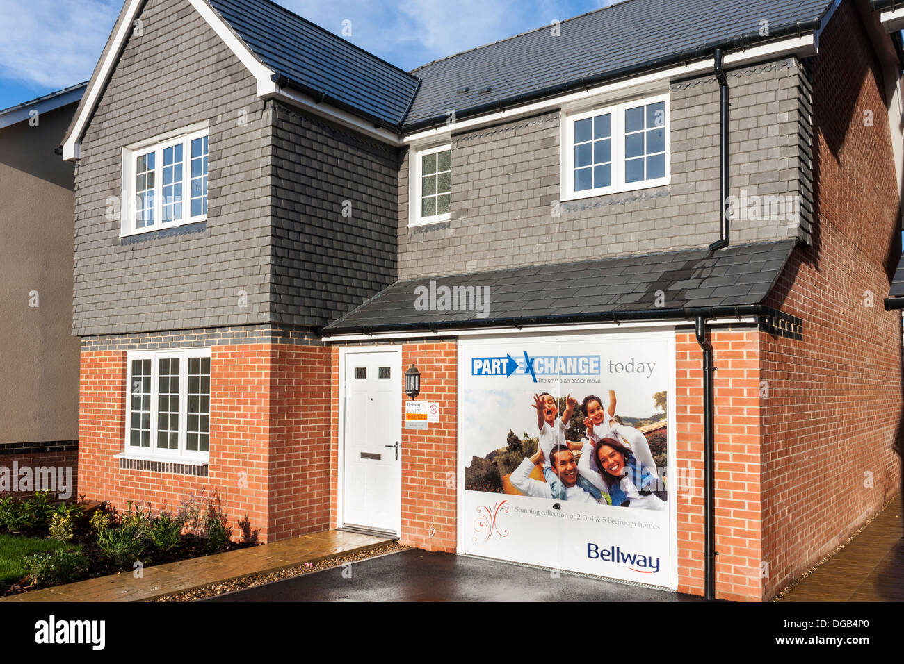 New housing development advertising sign hi-res stock photography and ...