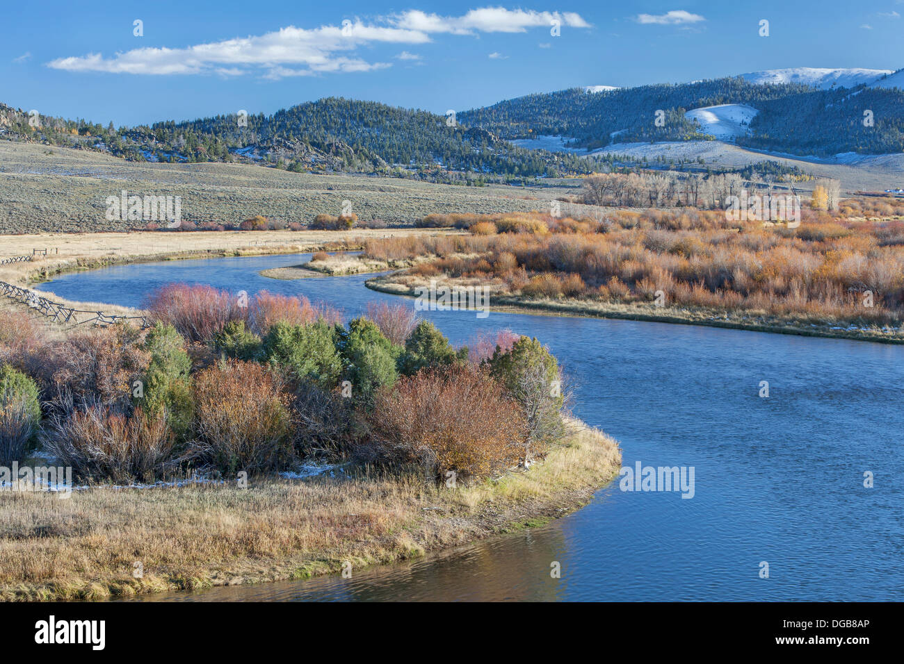 meanders of North Platte River above Northgate Canyon near Cowdrey ...
