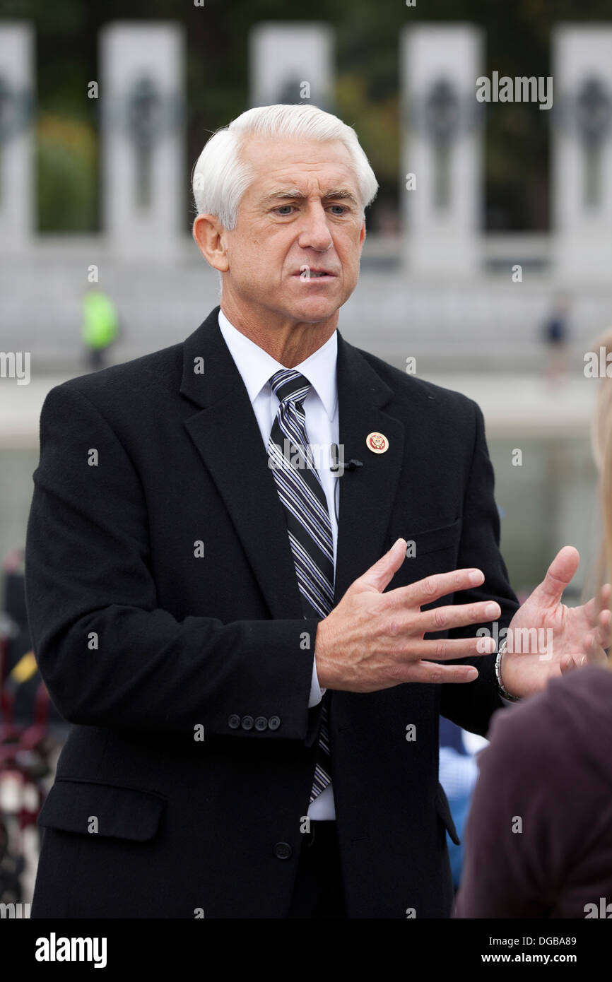 Washington state Congressman Dave Reichert speaking with media at the ...
