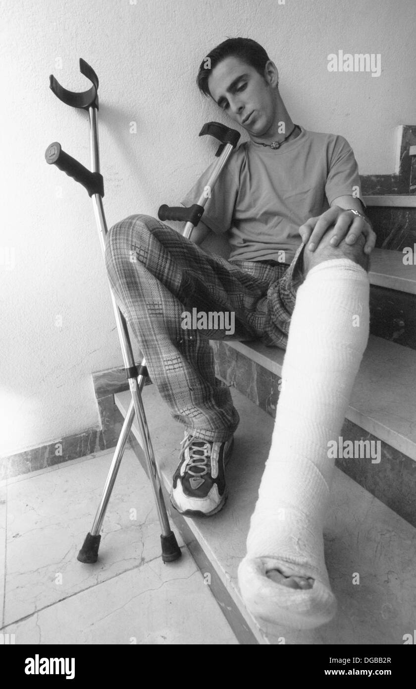 Leg cast black and white hi-res stock photography and images - Alamy