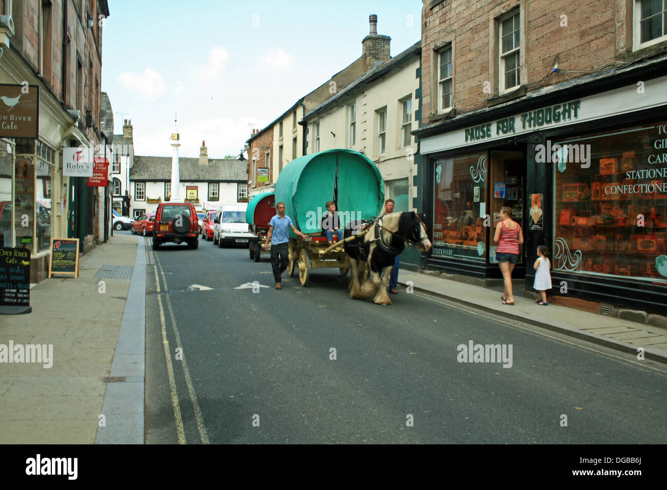 Traditional gypsy horse draw caravan on its way to Appleby Horse fair ...