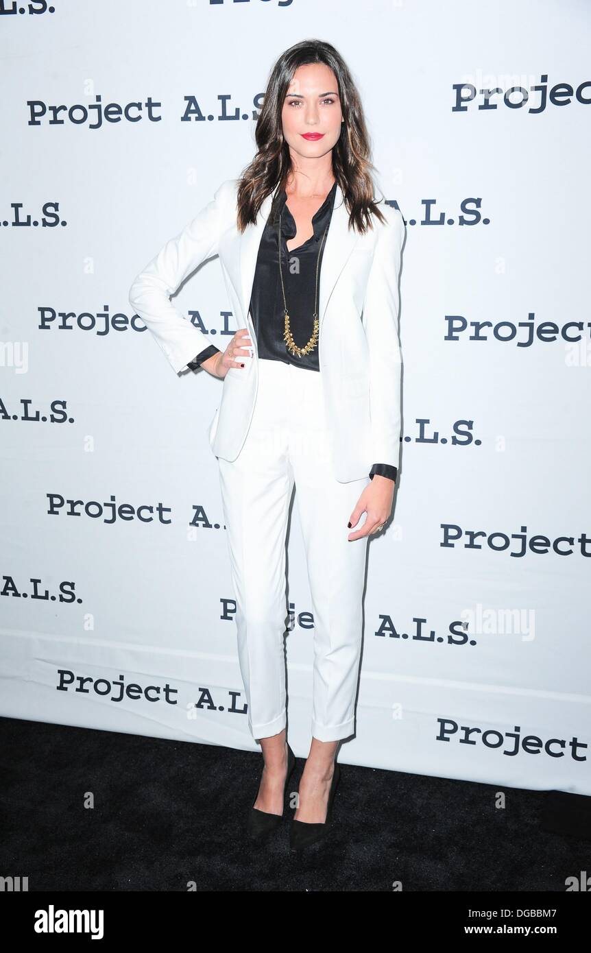New York, NY, USA. 17th Oct, 2013. Odette Annable at arrivals for 15 ...