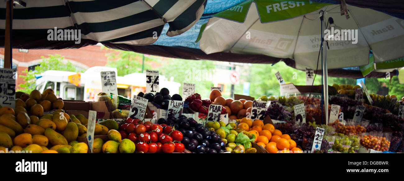 Farmers stand hi-res stock photography and images - Alamy
