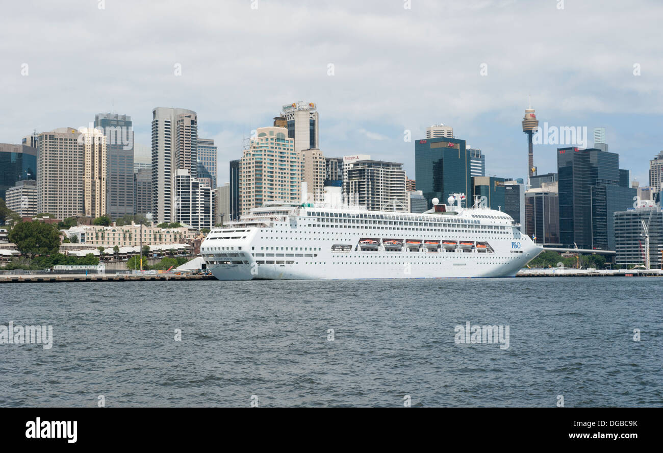 P&O cruise ship "Pacific Jewel" at Darling Harbour Stock Photo - Alamy