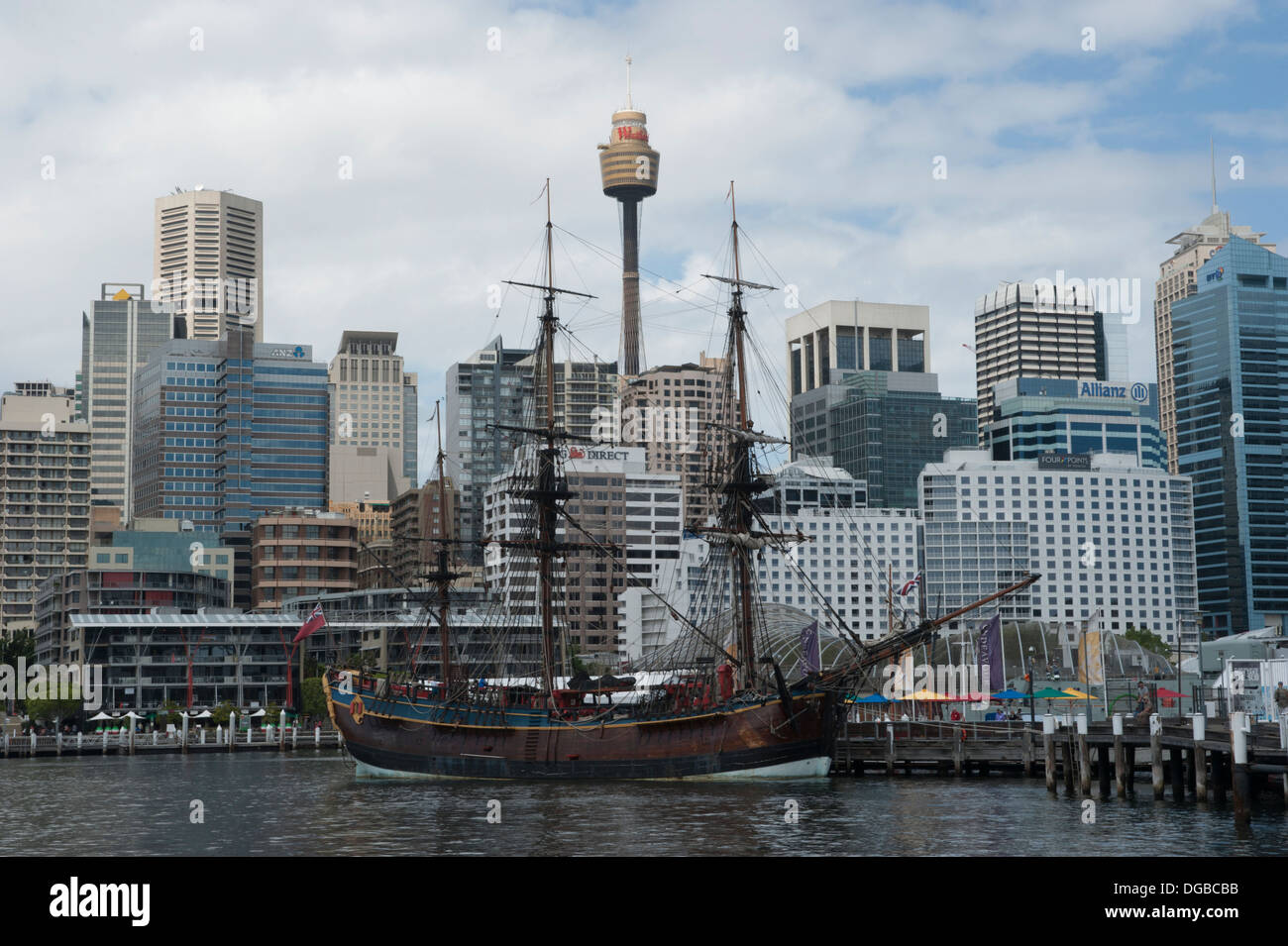 Captain cooks ship hi-res stock photography and images - Alamy