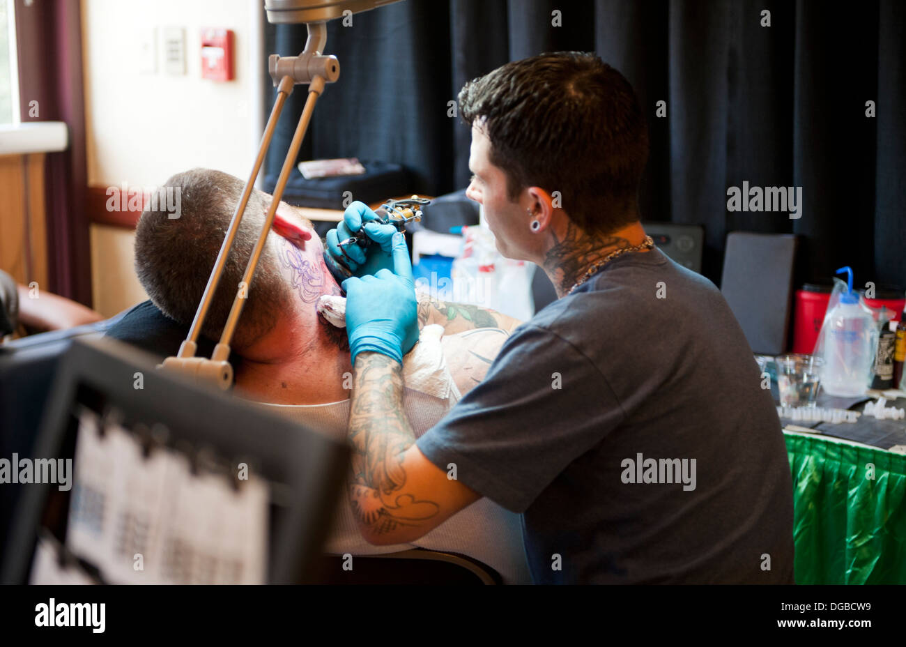 Artist pigment hi-res stock photography and images - Alamy