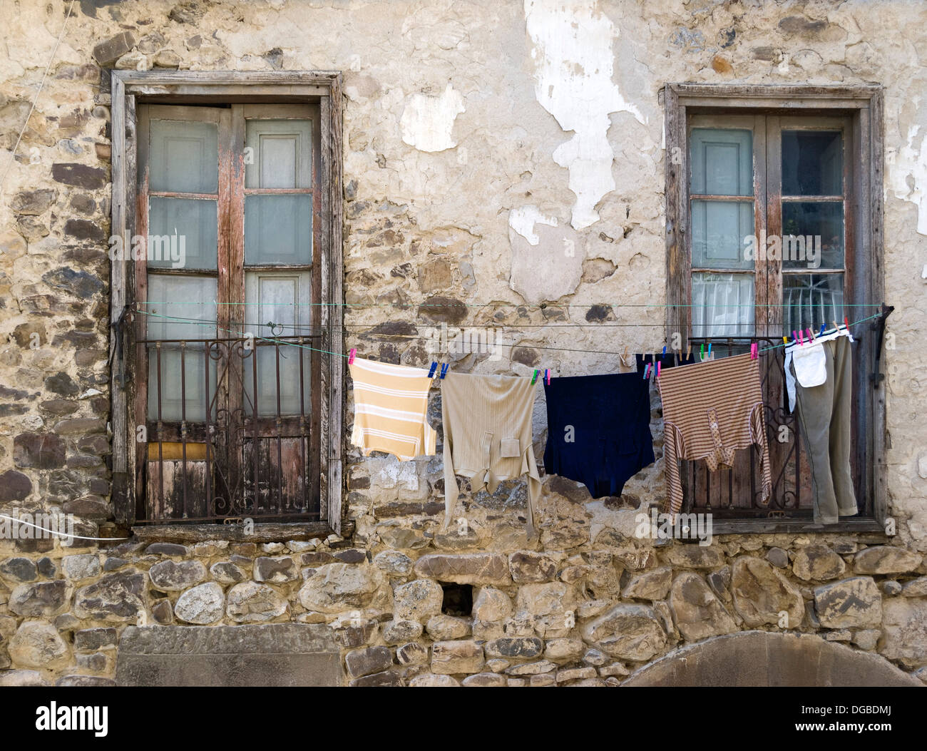 Slum house hi-res stock photography and images - Alamy
