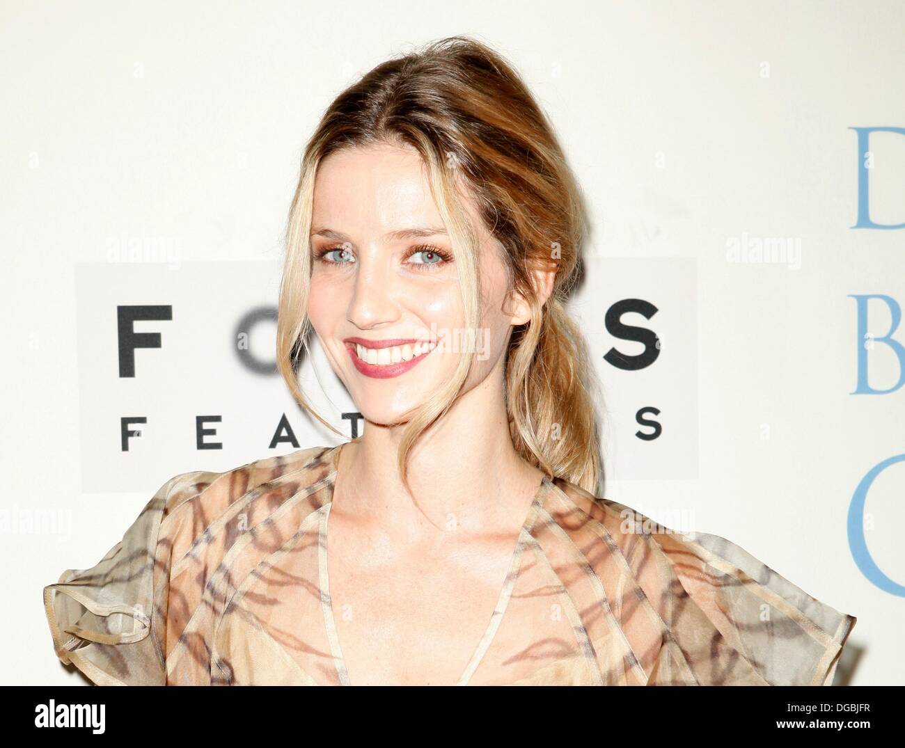 Los Angeles, CA, USA. 17th Oct, 2013. Annabelle Wallis at arrivals for ...