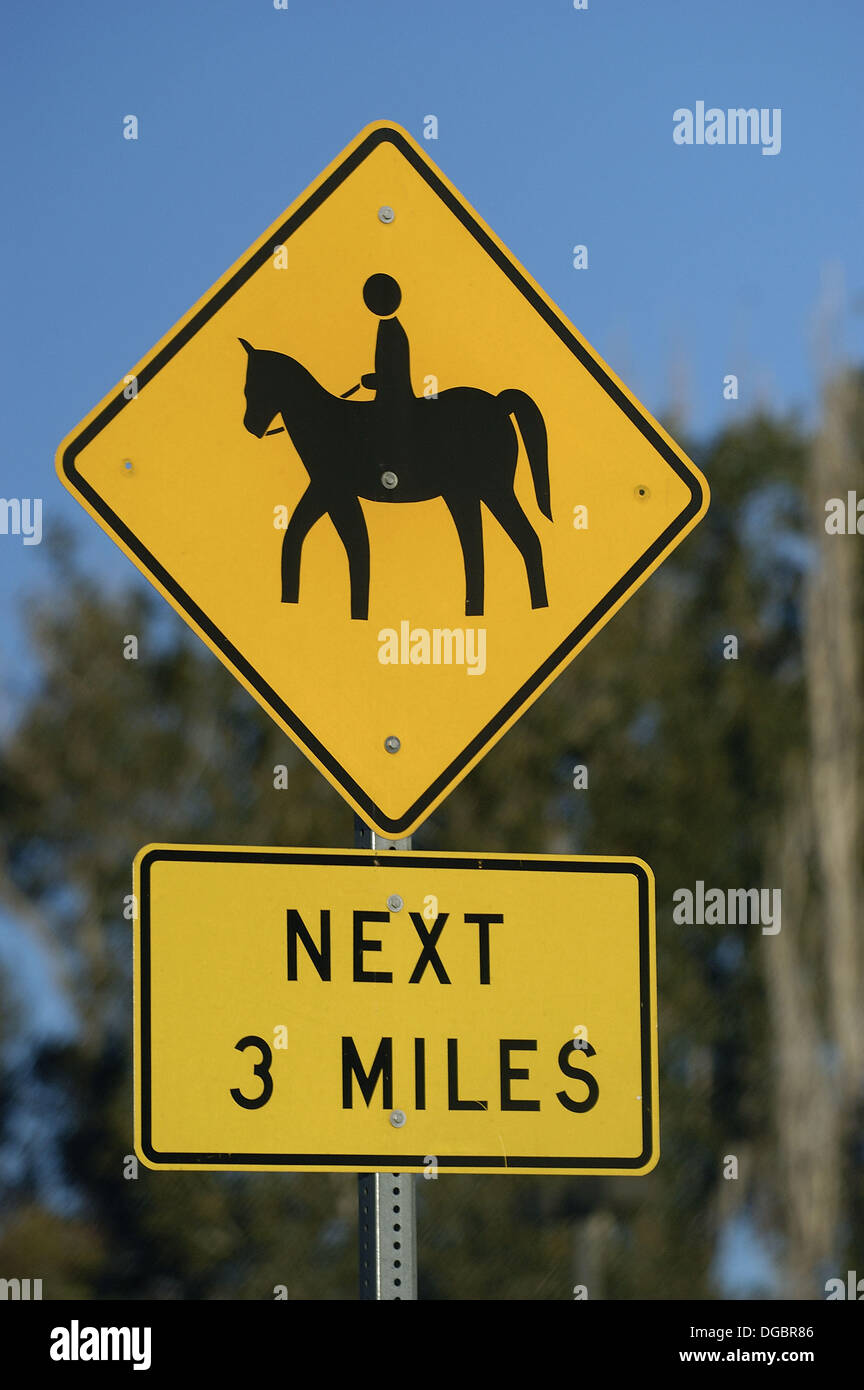 Horseback riding sign hi-res stock photography and images - Alamy
