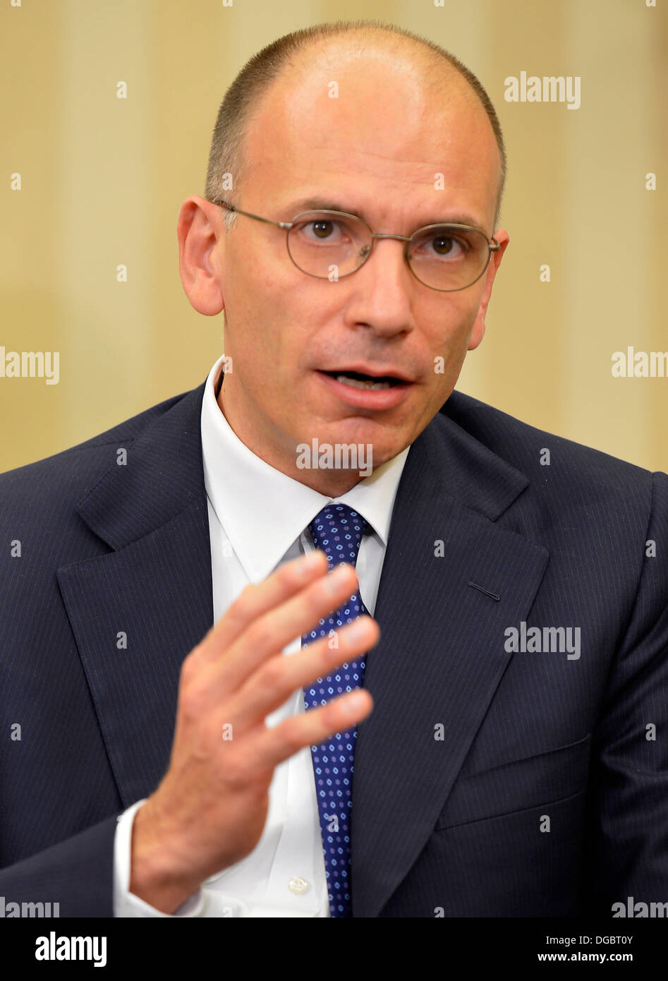 Military ties hi-res stock photography and images - Alamy