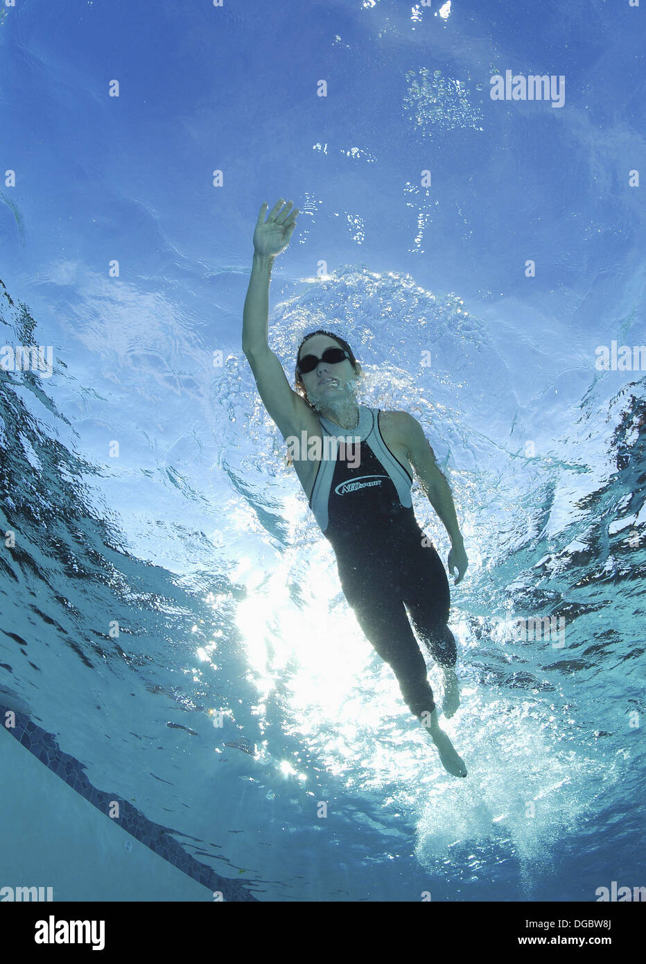 Swimmer in pool from underneath hi-res stock photography and images - Alamy