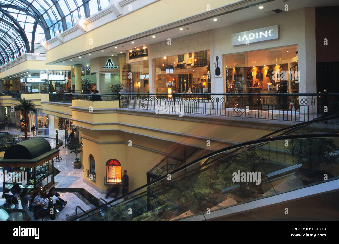 Mexico shopping mall interior hi-res stock photography and images - Alamy