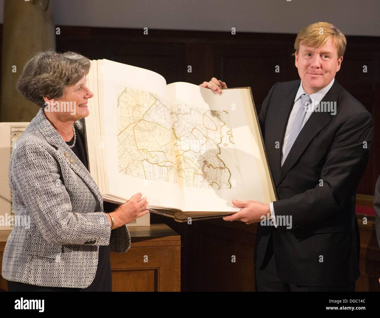 Amsterdam, The Netherlands. 17th Oct, 2013. Dutch King Willem-Alexander ...