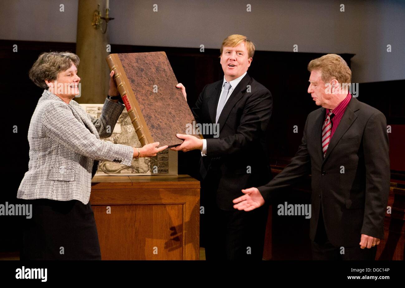 Amsterdam, The Netherlands. 17th Oct, 2013. Dutch King Willem-Alexander ...