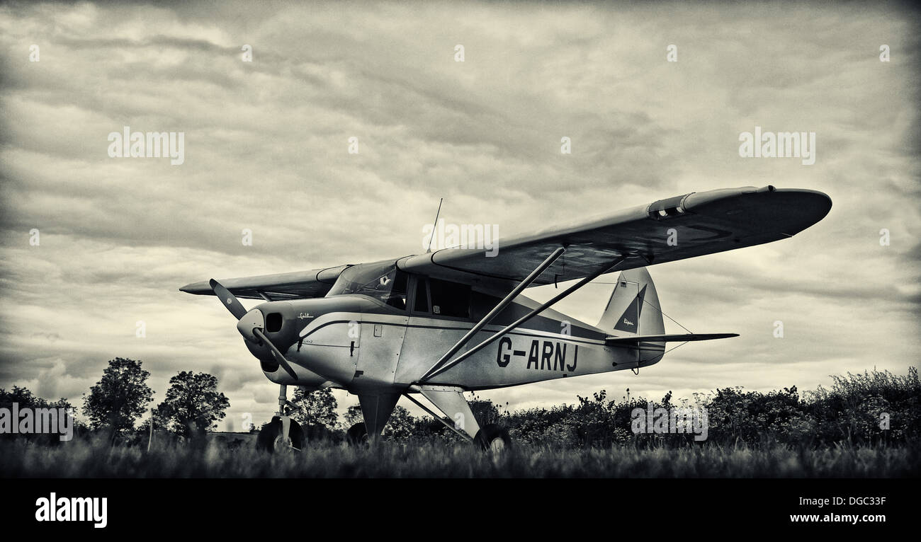 Piper tri pacer hi-res stock photography and images - Alamy