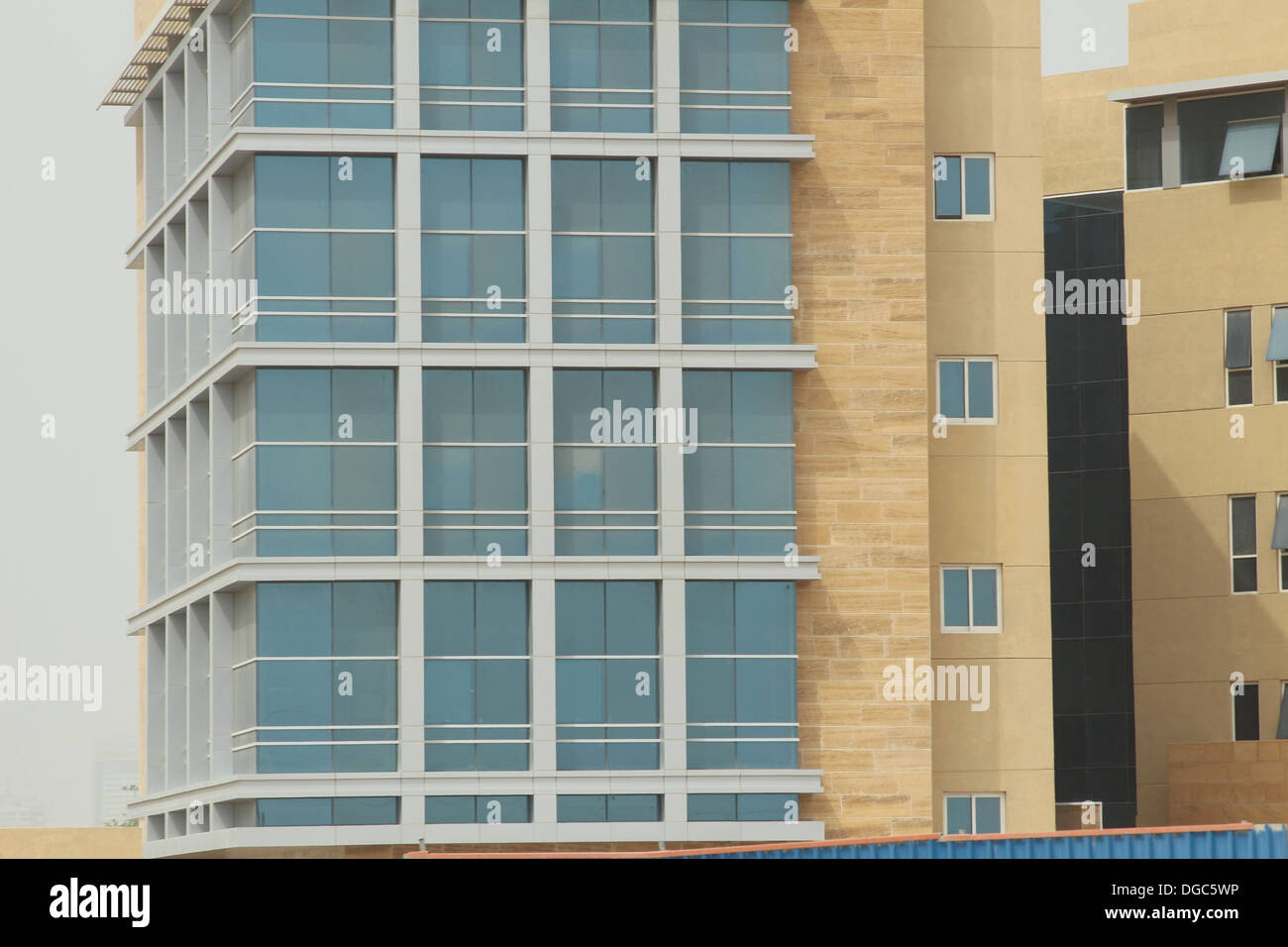 Side view of building Stock Photo - Alamy