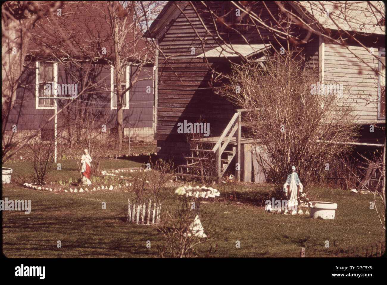 GARDEN OF A WORKING CLASS NEIGHBORHOOD 547203 Stock Photo - Alamy