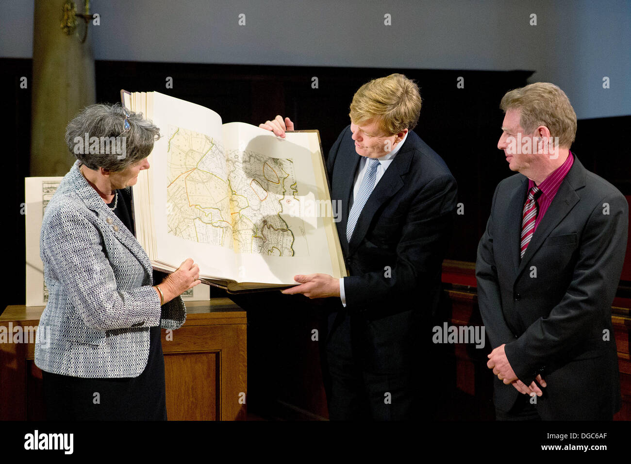 Amsterdam, The Netherlands. 17th Oct, 2013. Dutch King Willem-Alexander ...
