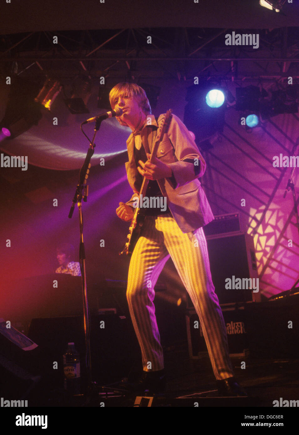Kula shaker hi-res stock photography and images - Alamy