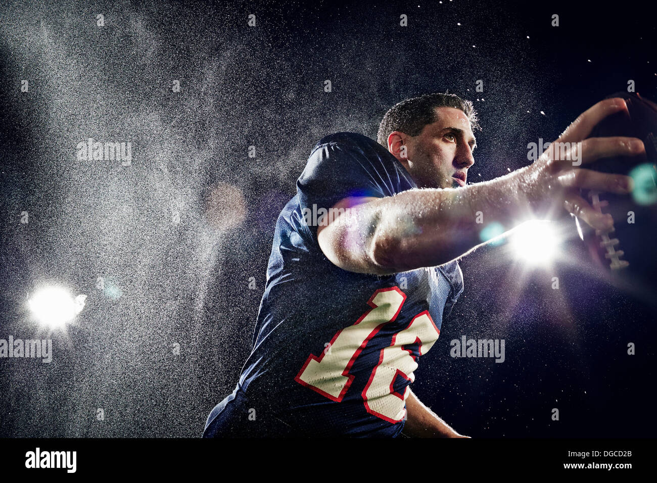 American footballer hi-res stock photography and images - Alamy