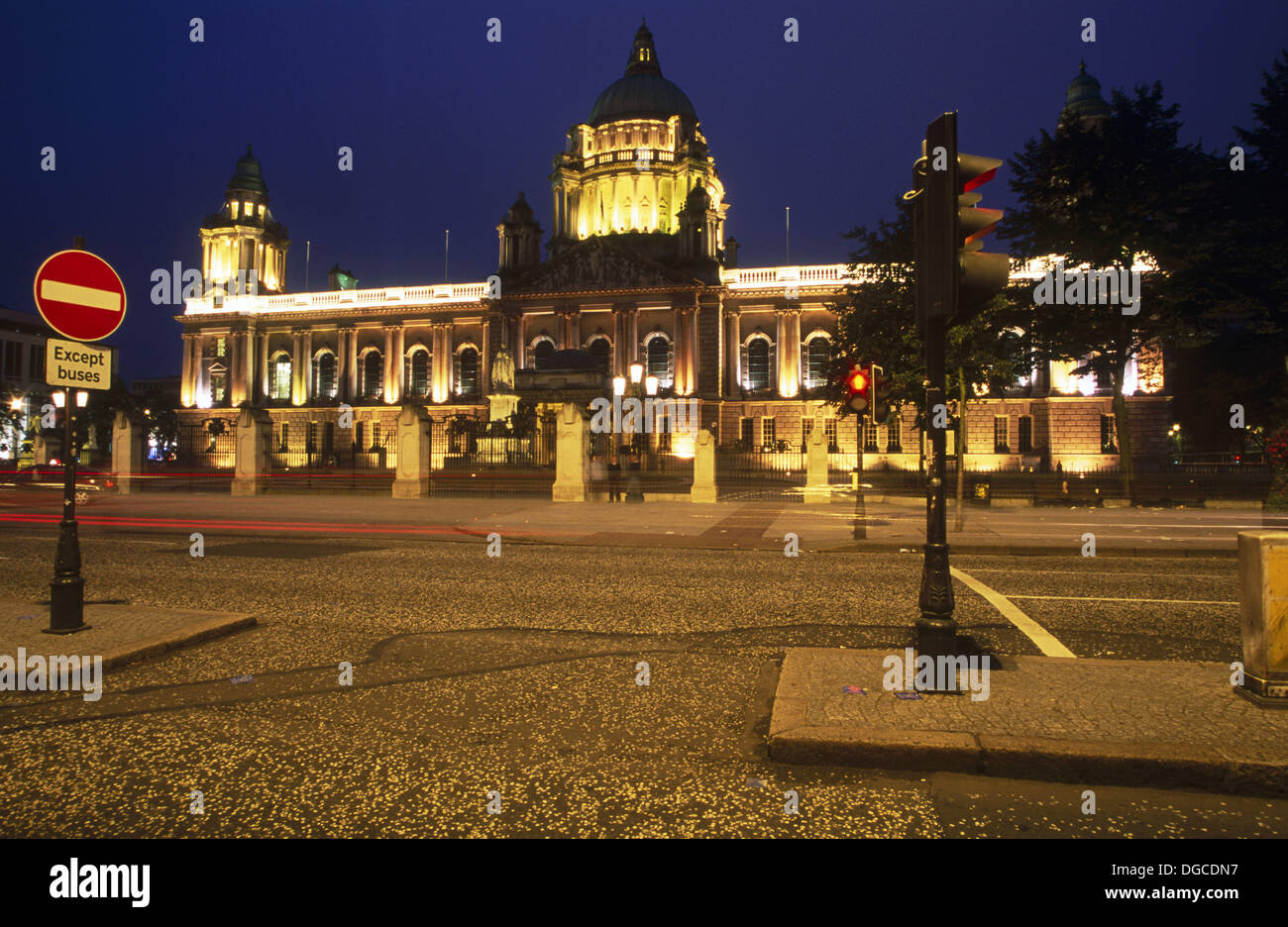 Northern ireland city hall donegal square hi-res stock photography and ...