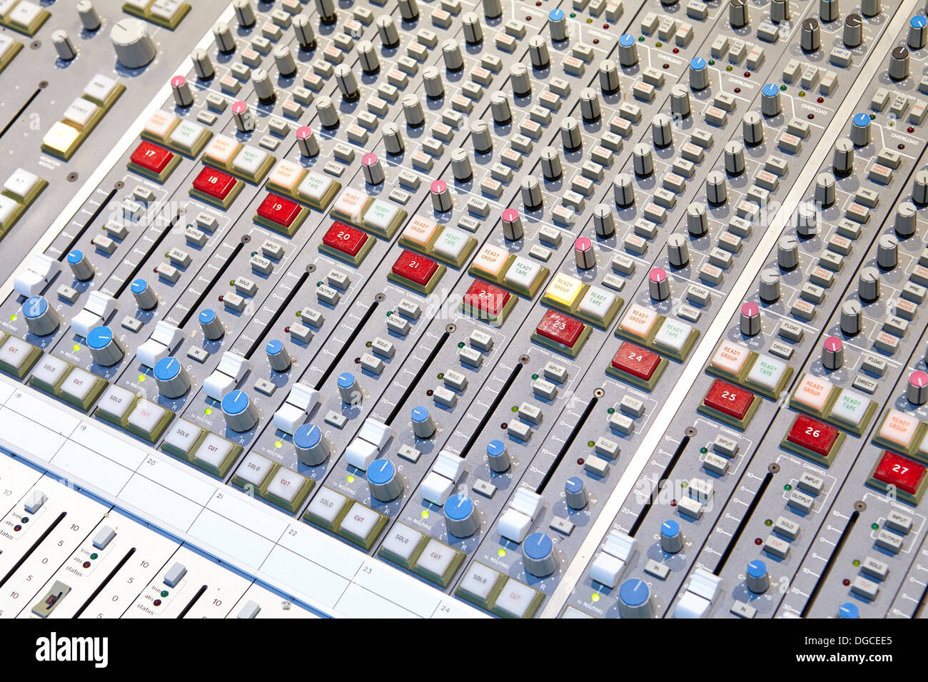 Mixing desk dial hi-res stock photography and images - Alamy