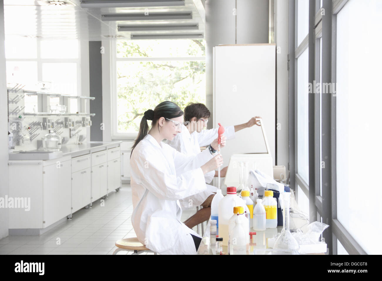 Chemistry students in laboratory hi-res stock photography and images ...