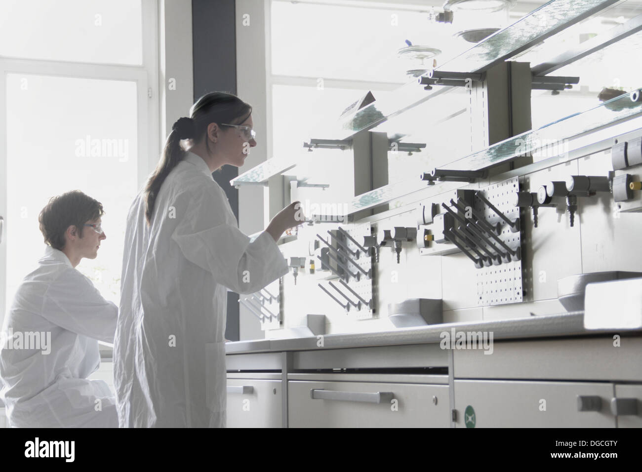 Chemistry students in laboratory Stock Photo - Alamy