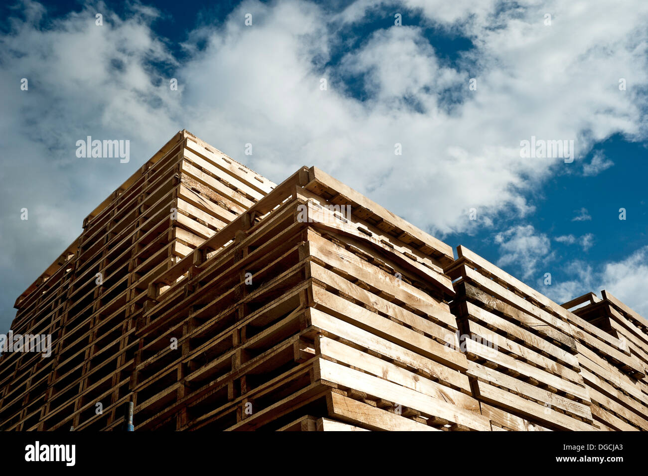 Stacking pallets hi-res stock photography and images - Alamy