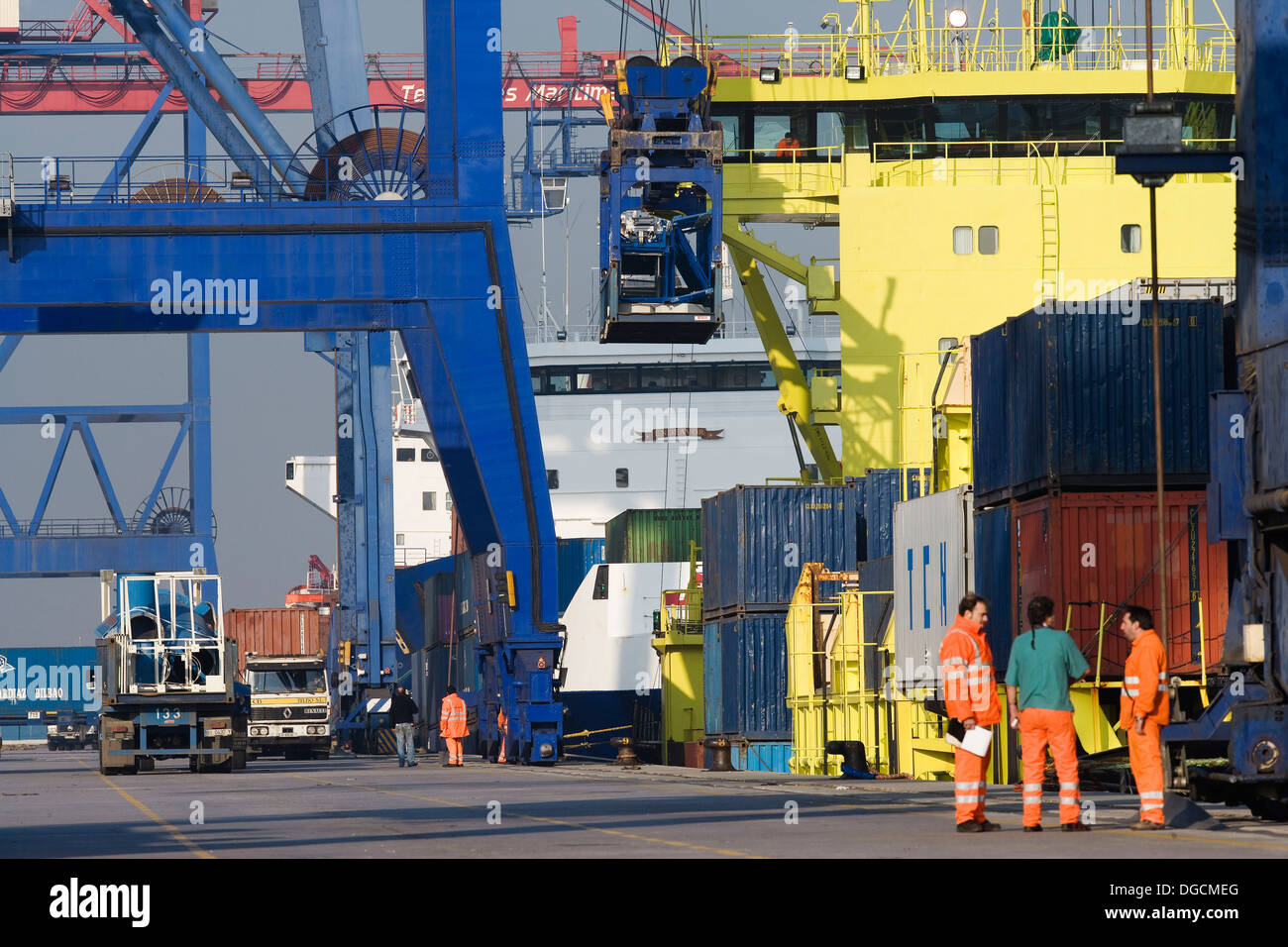 Merchant ship loading hi-res stock photography and images - Alamy