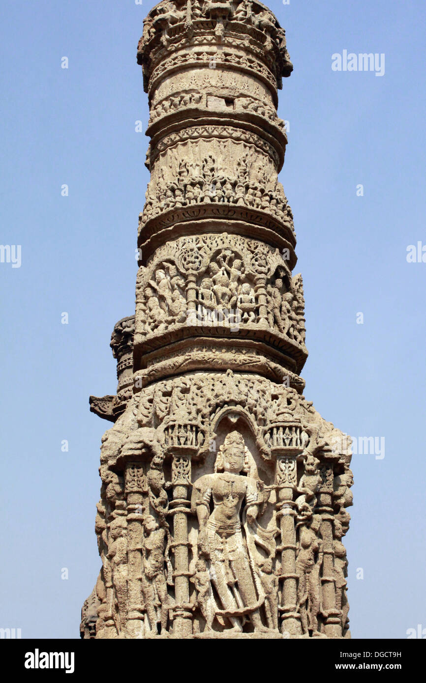 Stone carved pillar, outside. Sun Temple, Modhera, Gujarat, India Stock ...
