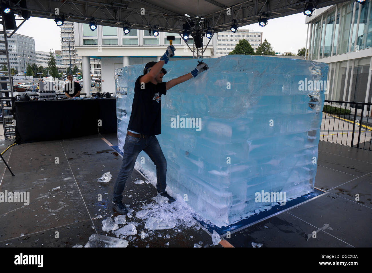 Berlin, Germany. 09th Aug, 2013. A ice block with Pepsi cans as an ...