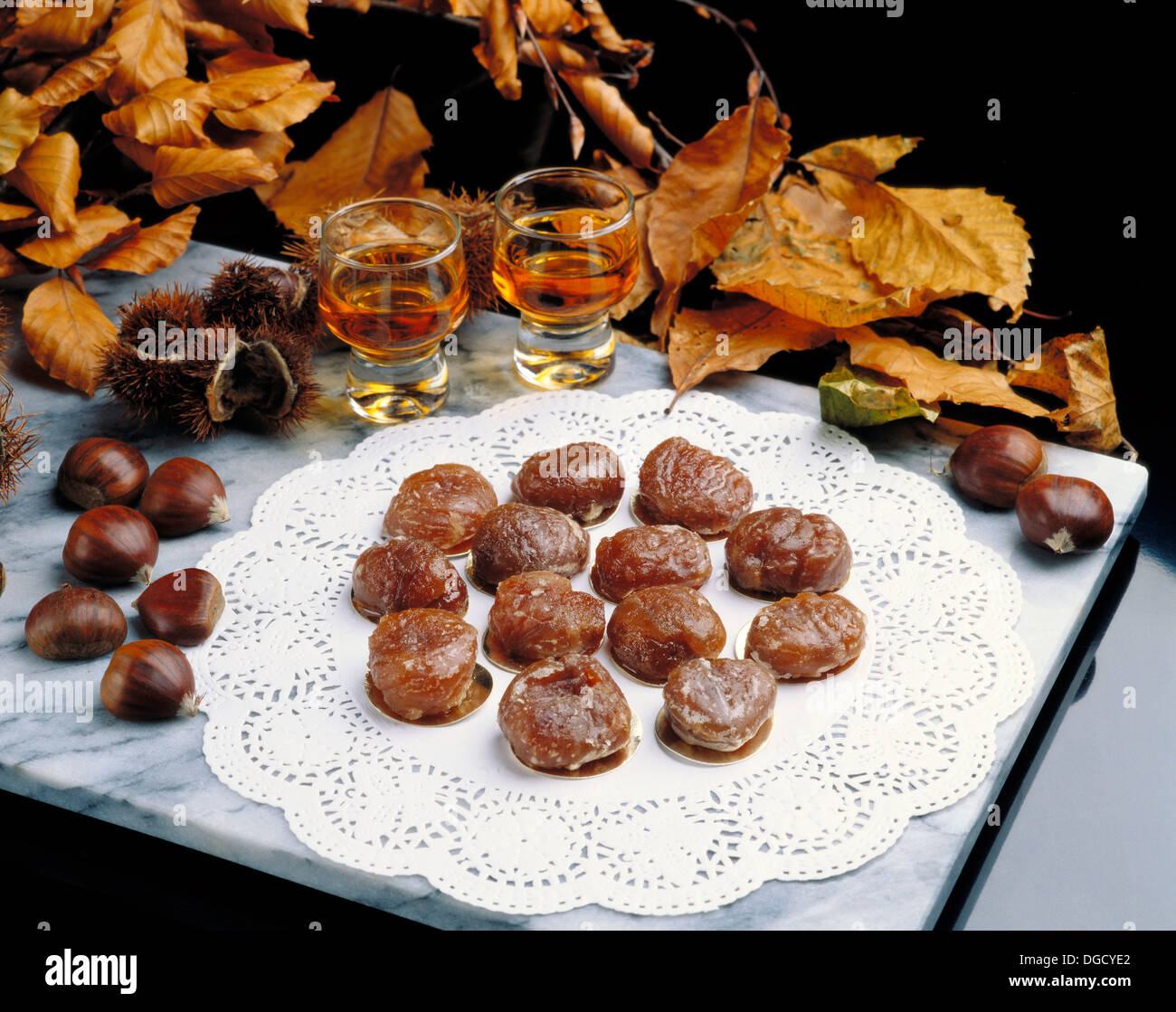 Marrons hi-res stock photography and images - Alamy