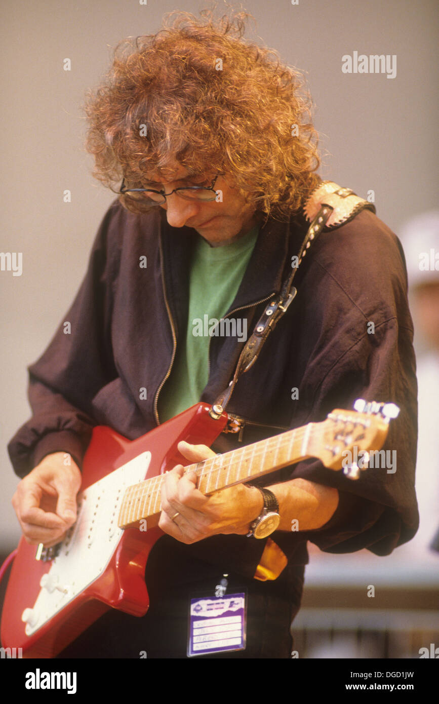 Albert lee guitarist hi-res stock photography and images - Alamy