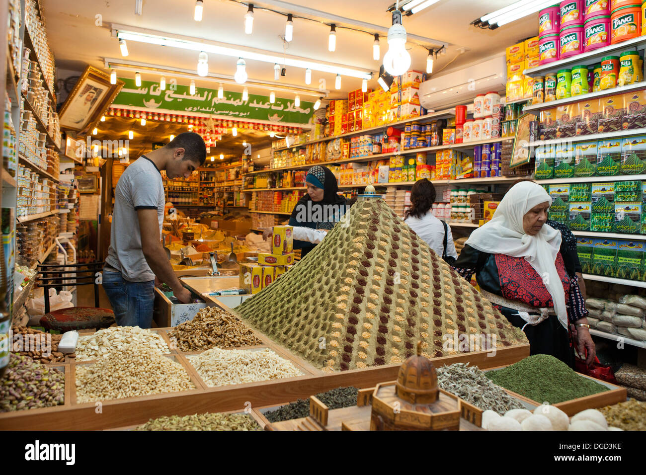 Old Spice Shop Stock Photos & Old Spice Shop Stock Images - Alamy