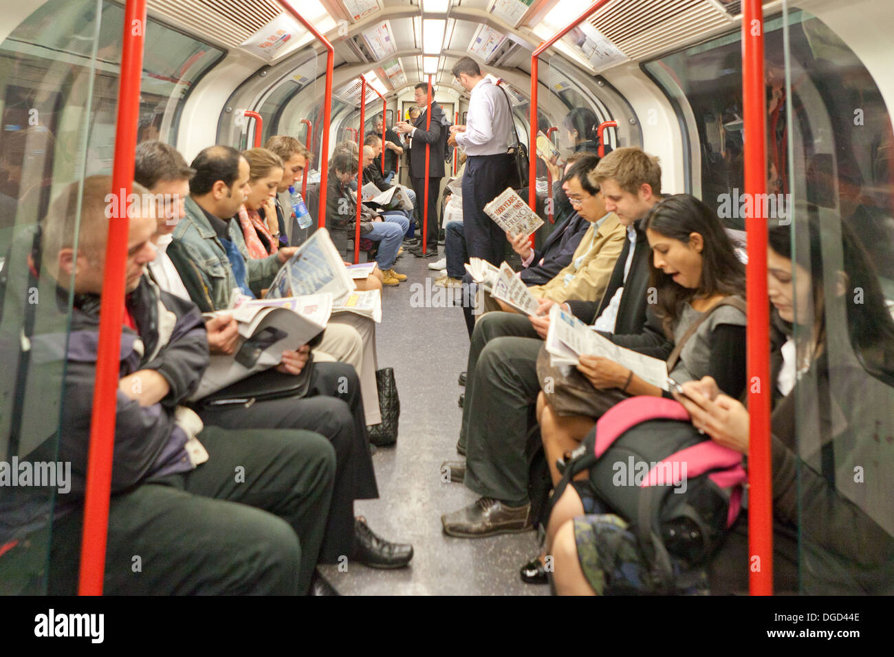 london underground tube Stock Photo - Alamy