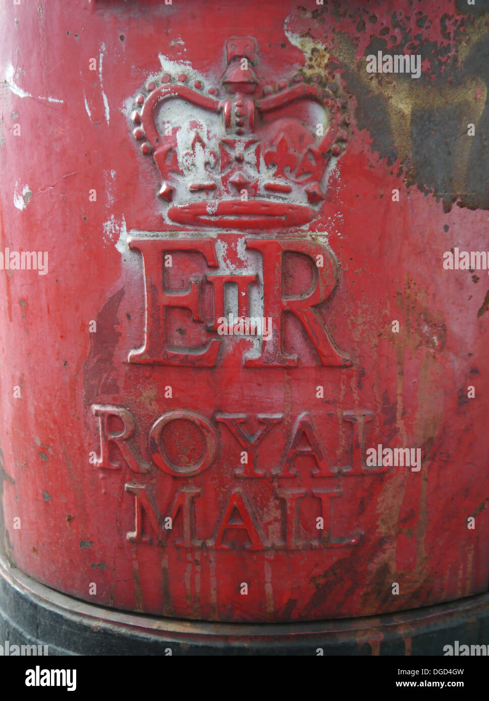 Royal mail crown logo hi-res stock photography and images - Alamy