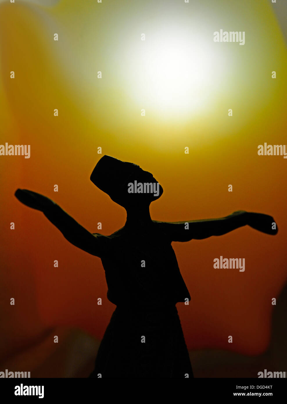 Silhouette of figure in classic Egyptian pose Stock Photo - Alamy