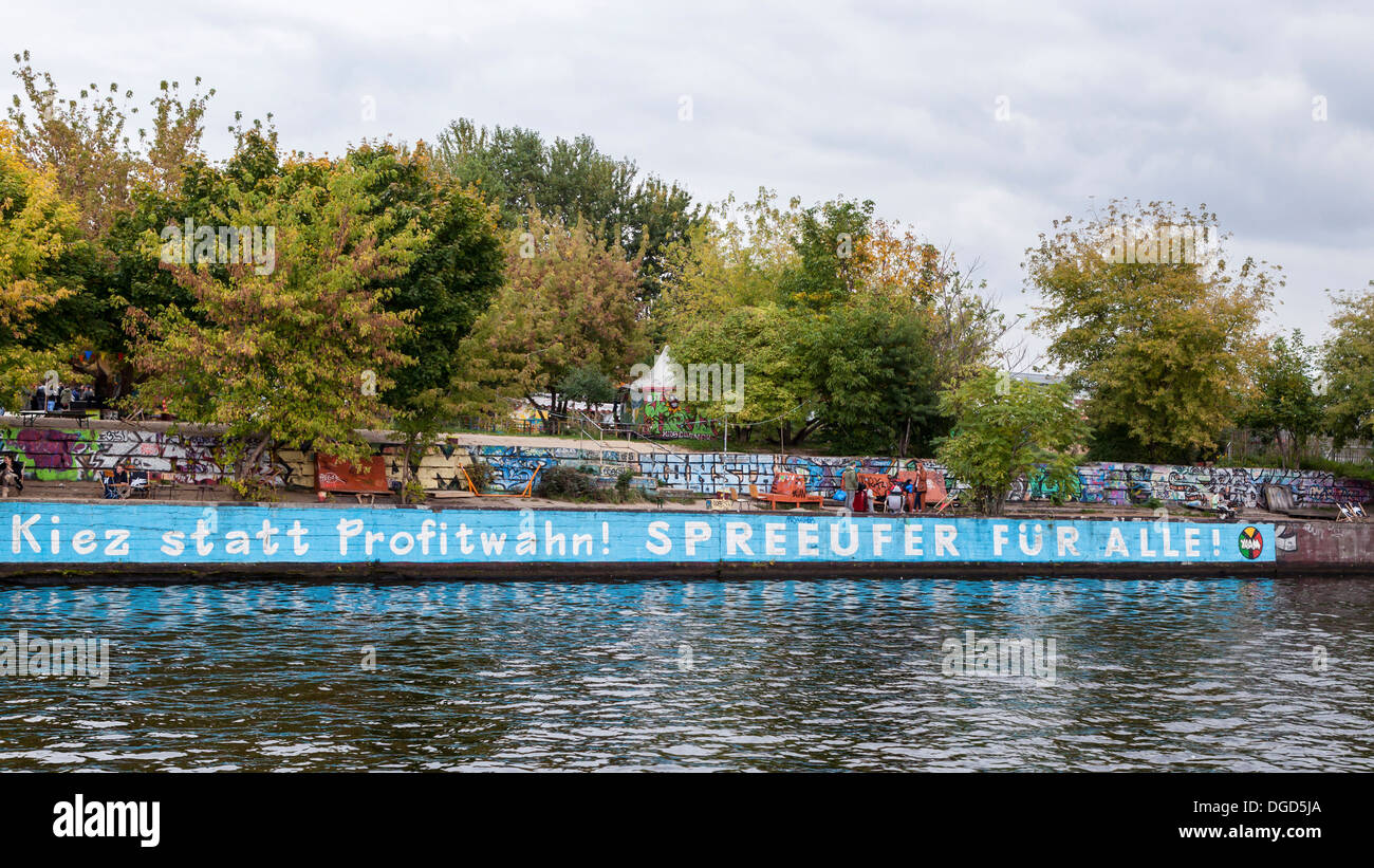 Closed beach protest hi-res stock photography and images - Alamy