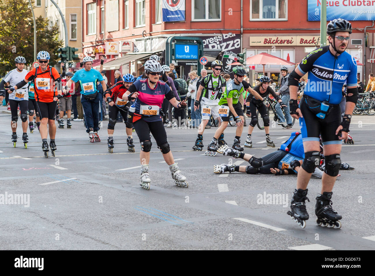 Skating falling hi-res stock photography and images - Alamy